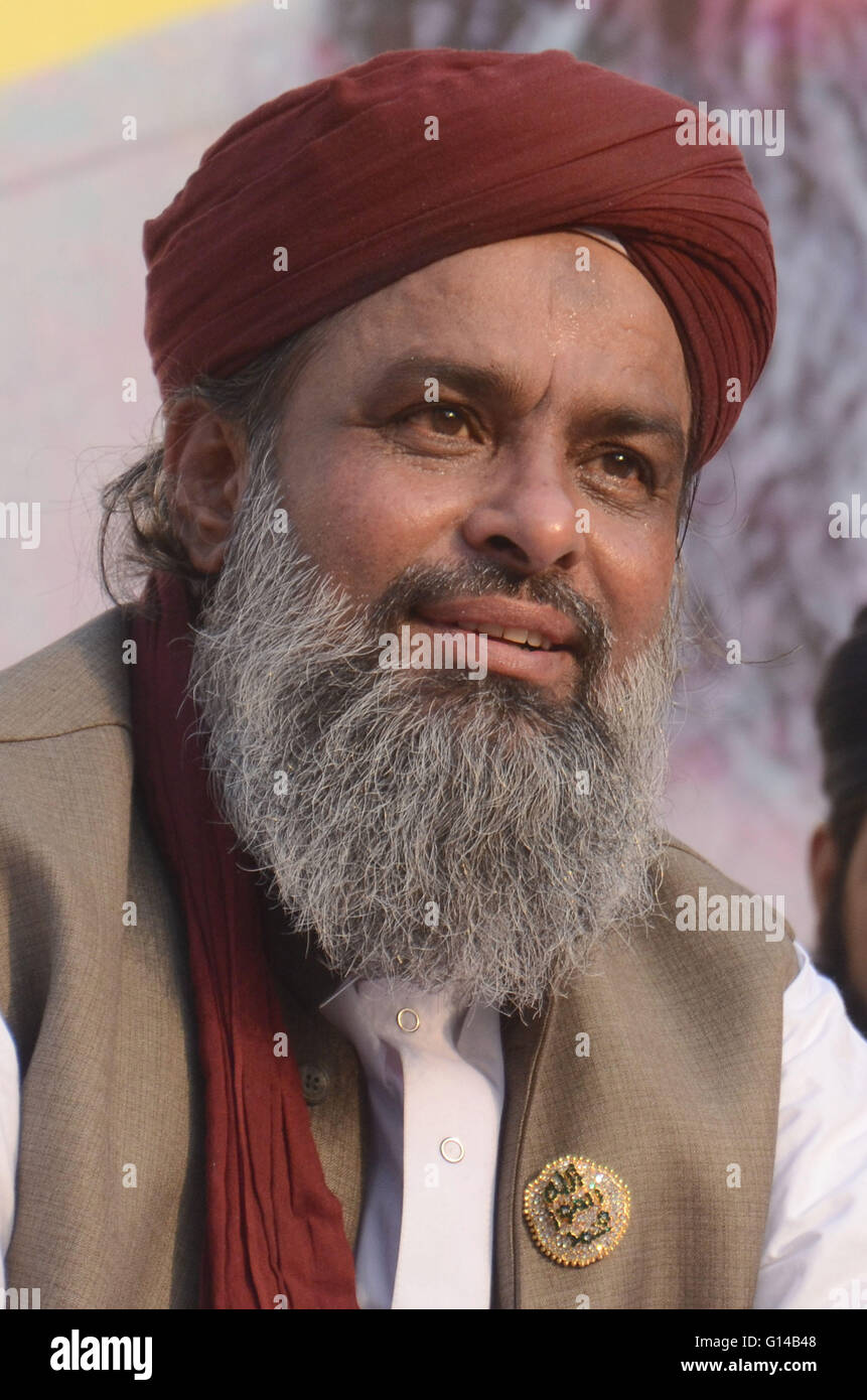Lahore, Pakistan. 08th May, 2016. A portrait of Pakistani leaders of ...