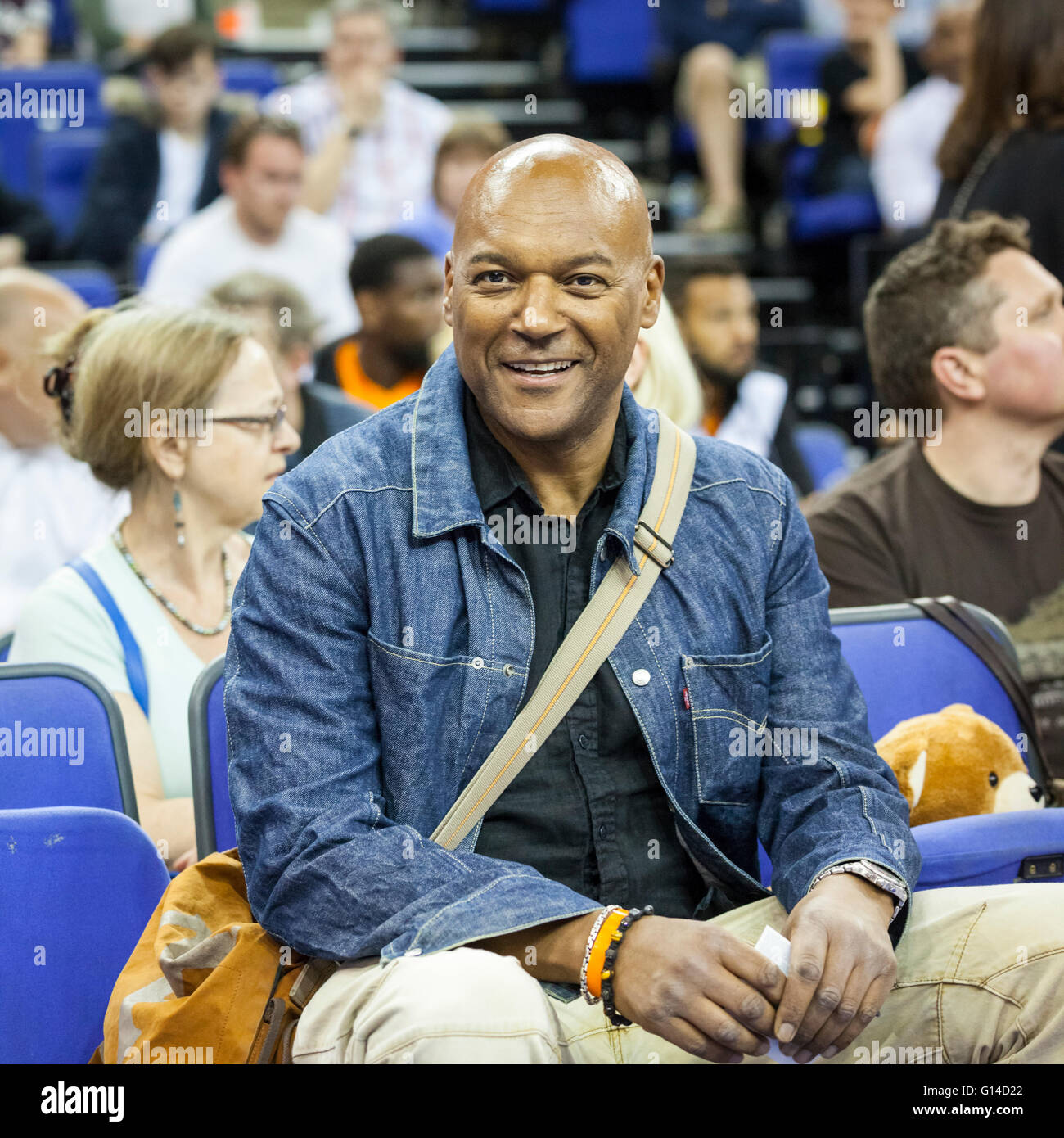 London, UK. 8th May 2016. Actor Colin Salmon enjoys the game court side ...