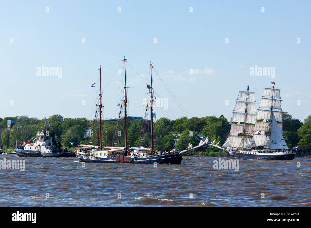 Dutch sailing ships hi-res stock photography and images - Alamy