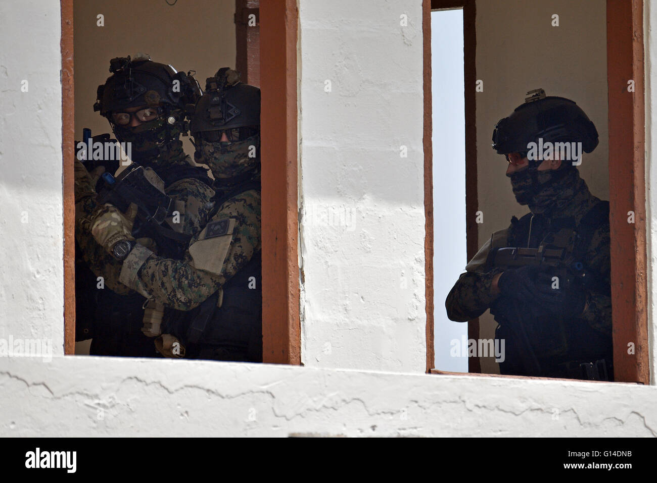 Singapore. 9th May, 2016. Multinational counter-terrorism teams take ...