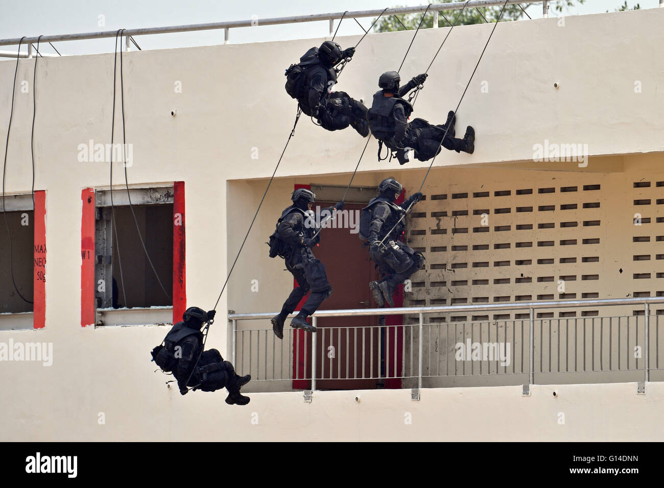 Singapore. 9th May, 2016. Multinational counter-terrorism teams take ...