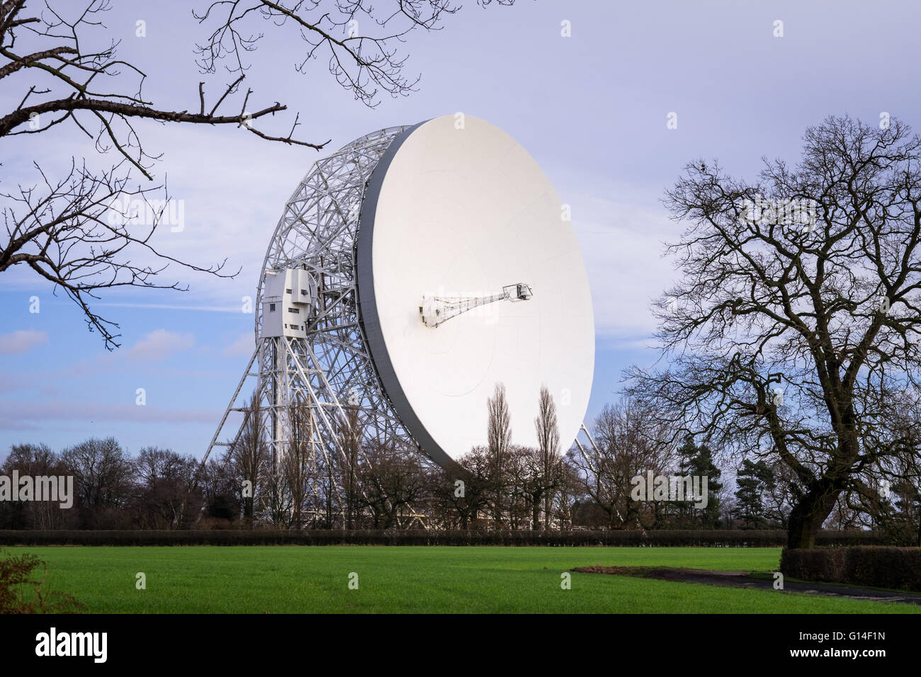 Jodrell bank observatory hi-res stock photography and images - Alamy