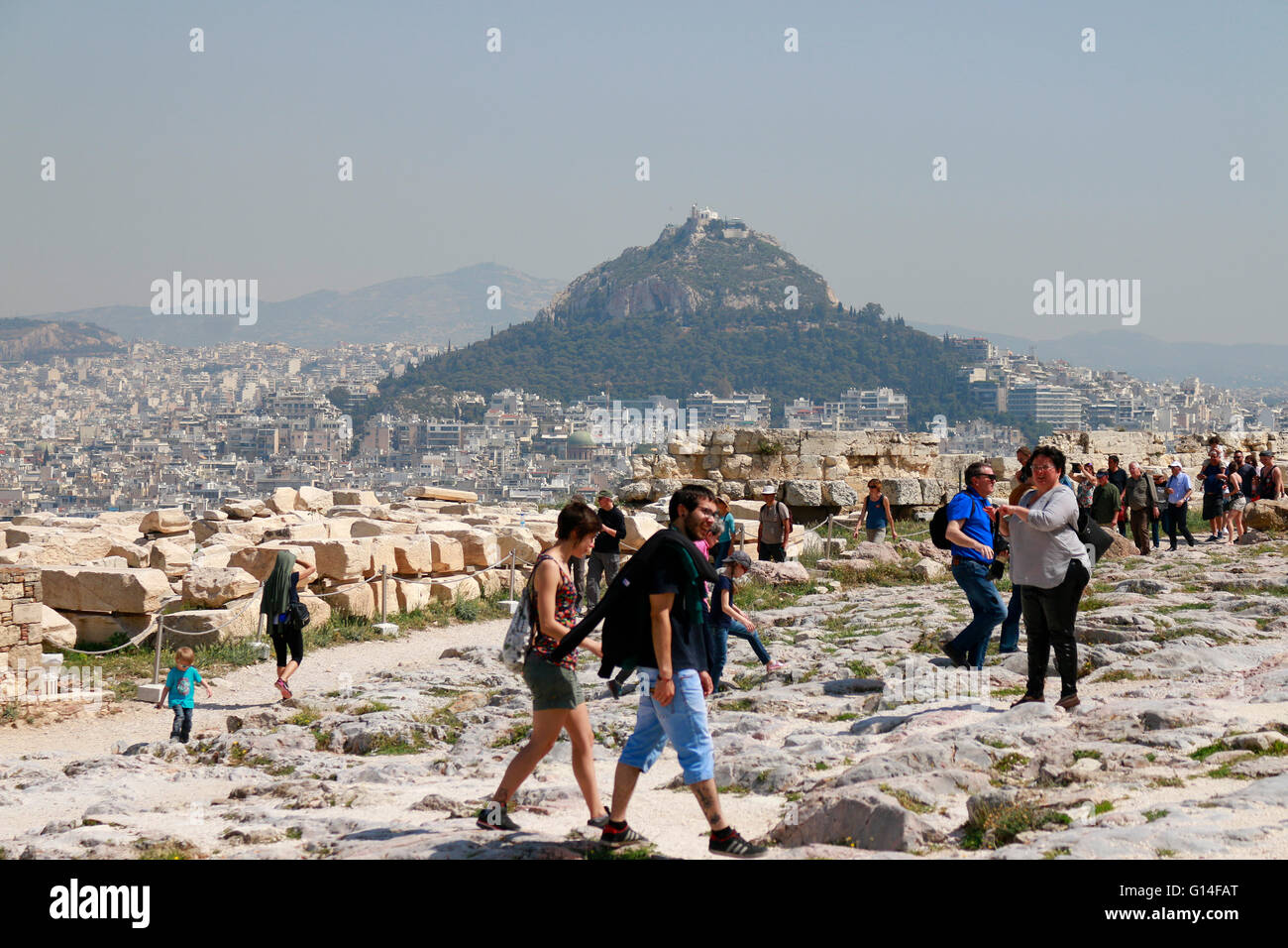 der Lykabettus/ Lykavittos Huegel von der Akropolis aus gesehen, Athen ...
