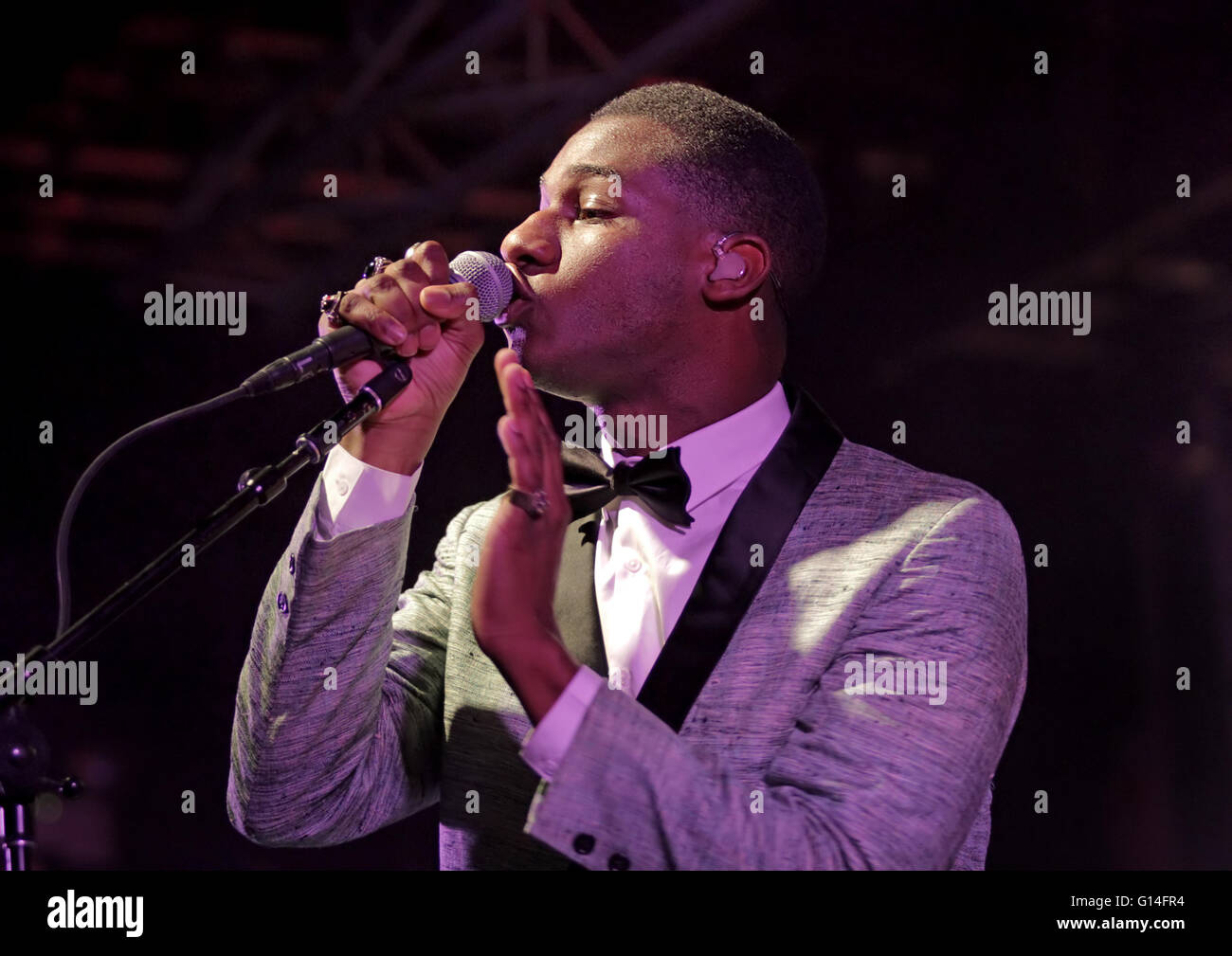 Leon Bridges performing at Liverpool O2 Academy Featuring: Leon Bridges ...