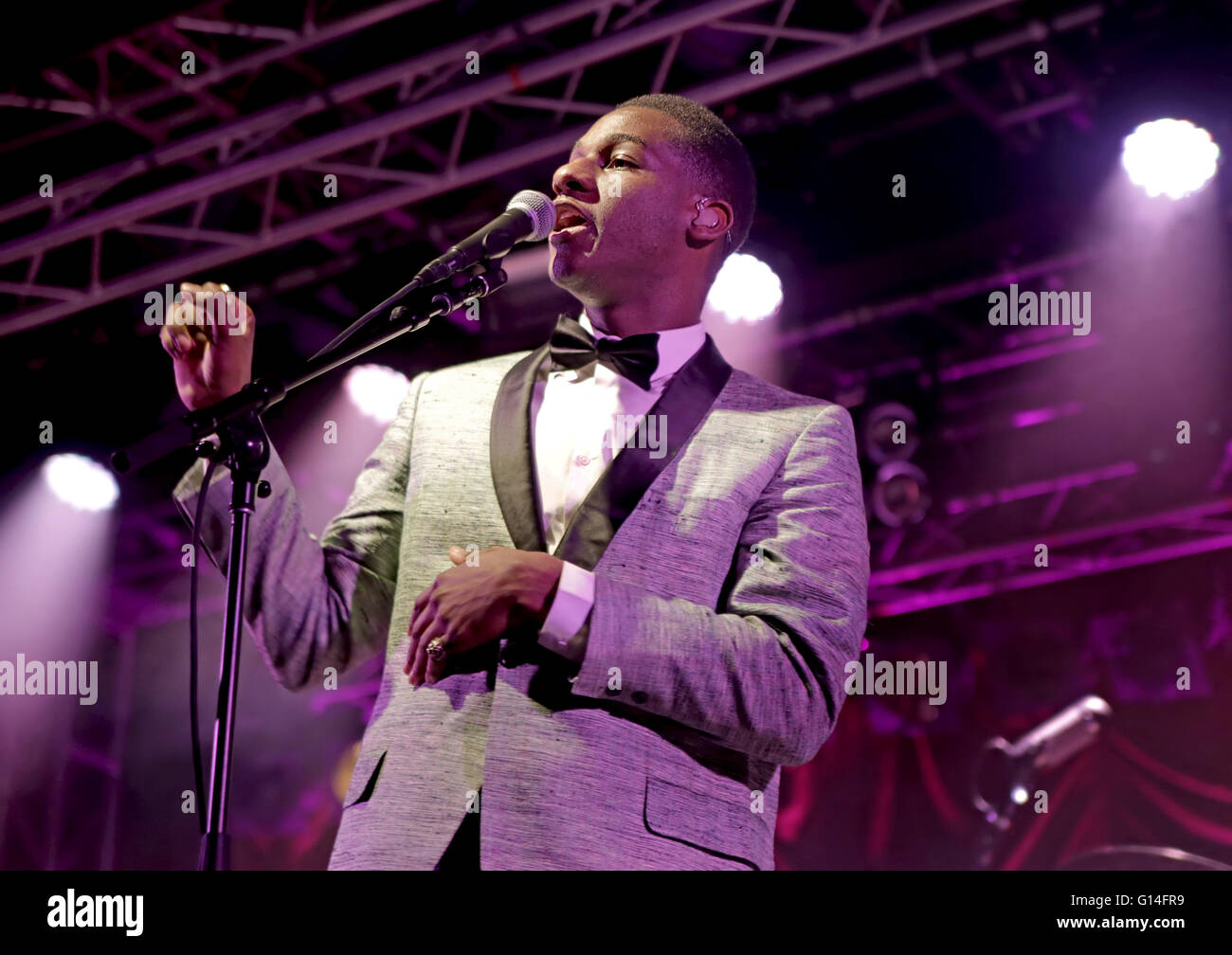 Leon Bridges performing at Liverpool O2 Academy Featuring: Leon Bridges ...