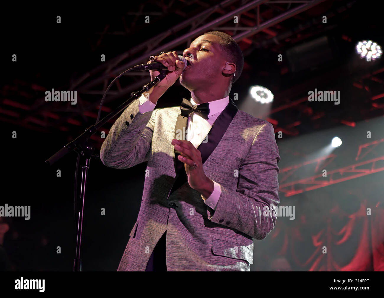 Leon Bridges performing at Liverpool O2 Academy Featuring: Leon Bridges ...
