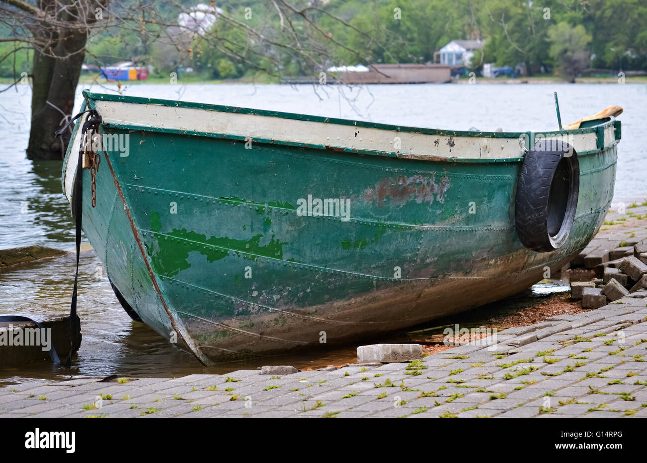 Rowboat empty hi-res stock photography and images - Alamy