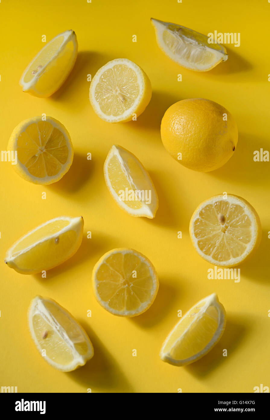 Lemon color background hi-res stock photography and images - Alamy