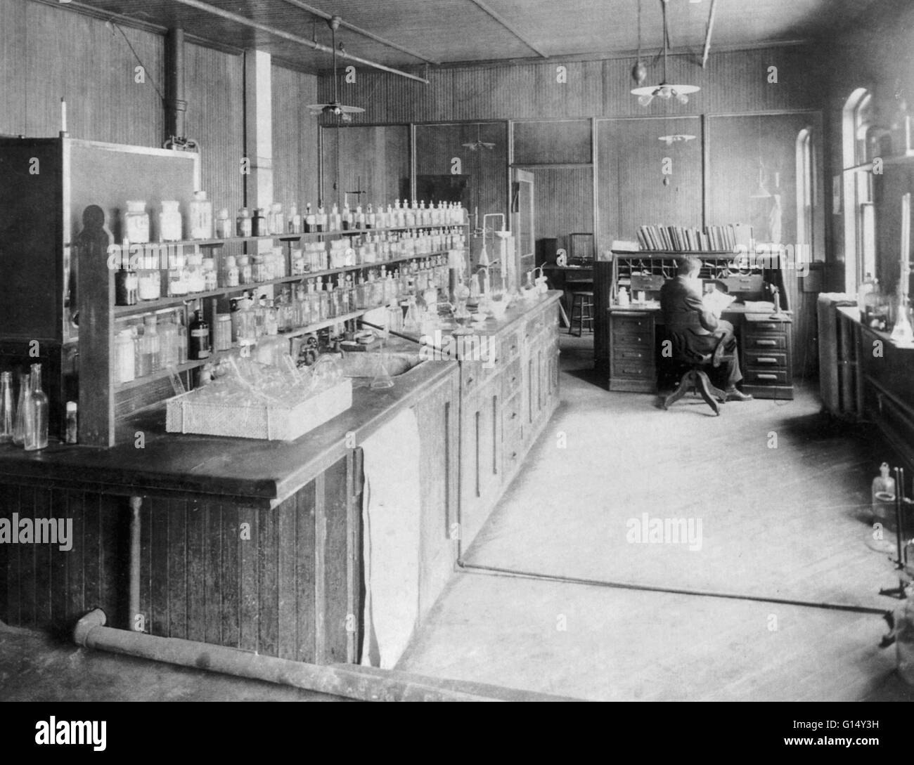 A chemist's laboratory in Camden, New Jersey, 1905 Stock Photo - Alamy