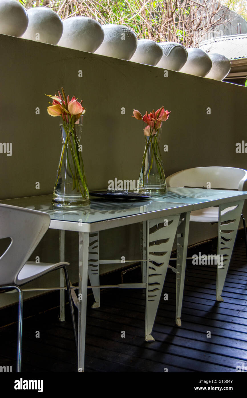 African vases hi-res stock photography and images - Alamy