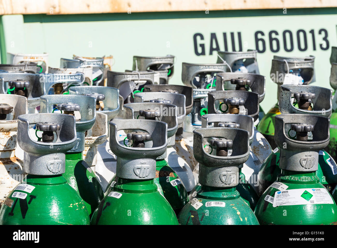 Oxygen gas cylinders hi-res stock photography and images - Alamy