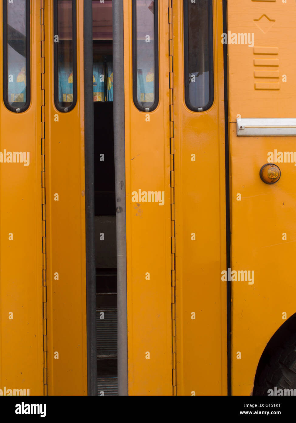 Open bus door hi-res stock photography and images - Alamy