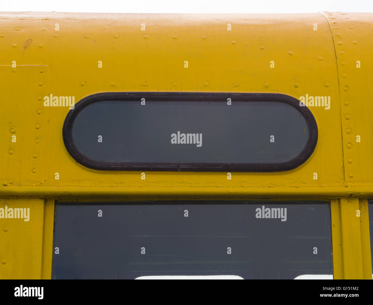 Old yellow bus hi-res stock photography and images - Alamy