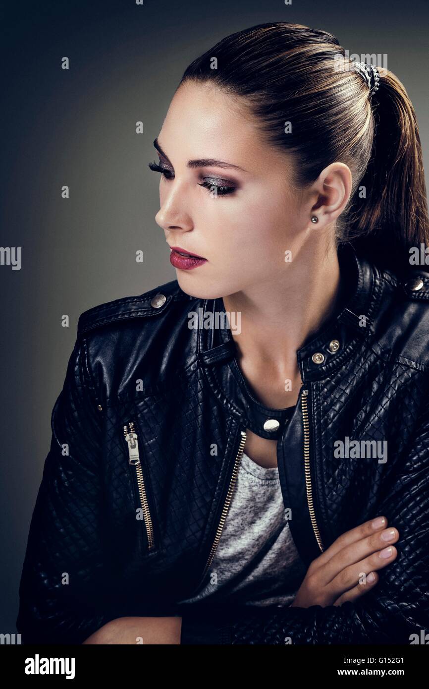 Woman profile hair up hi-res stock photography and images - Alamy