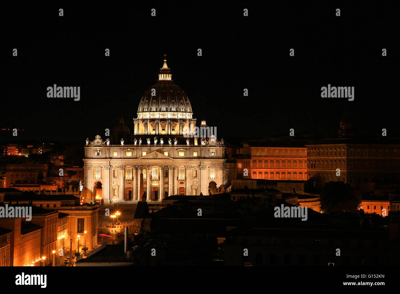 Rome centre night hi-res stock photography and images - Alamy
