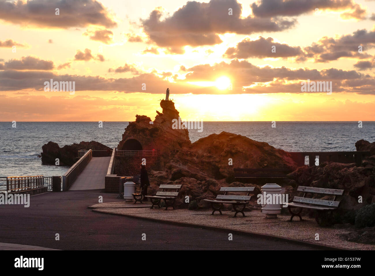 Statue vierge hi-res stock photography and images - Alamy