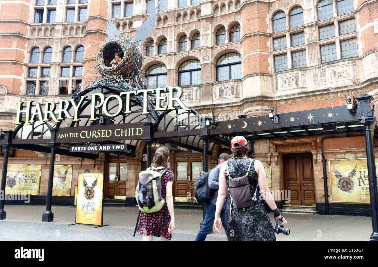 The cursed child palace theatre hi-res stock photography and images - Alamy
