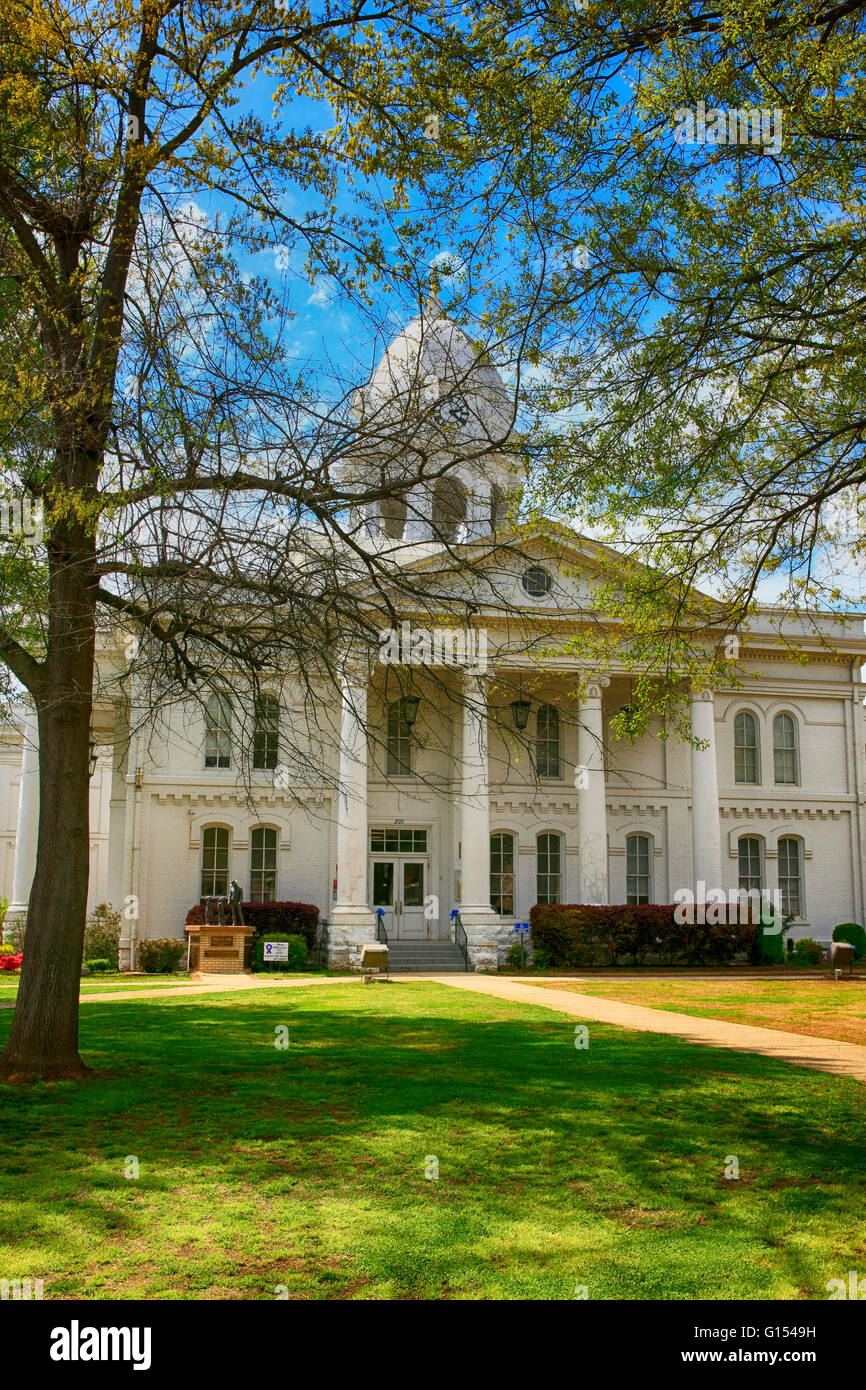 Colbert County Courthouse in Tuscumbia, Alabama Stock Photo - Alamy