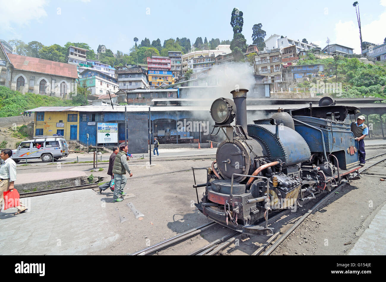 Steam Locomotive hauled Darjeeling Himalayan Railway at Darjeeling ...