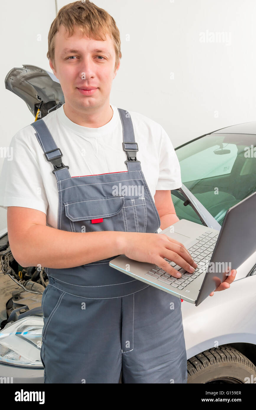 Car mechanics portrait hi-res stock photography and images - Alamy