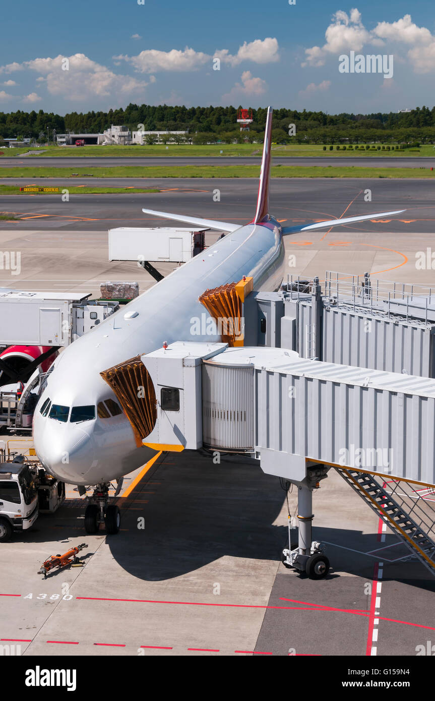 Airplane at the Narita airport, Tokyo, Japan Stock Photo - Alamy