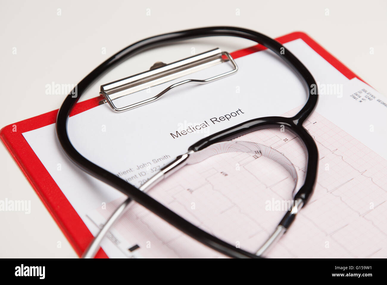 Medical report and cardiogram Stock Photo - Alamy