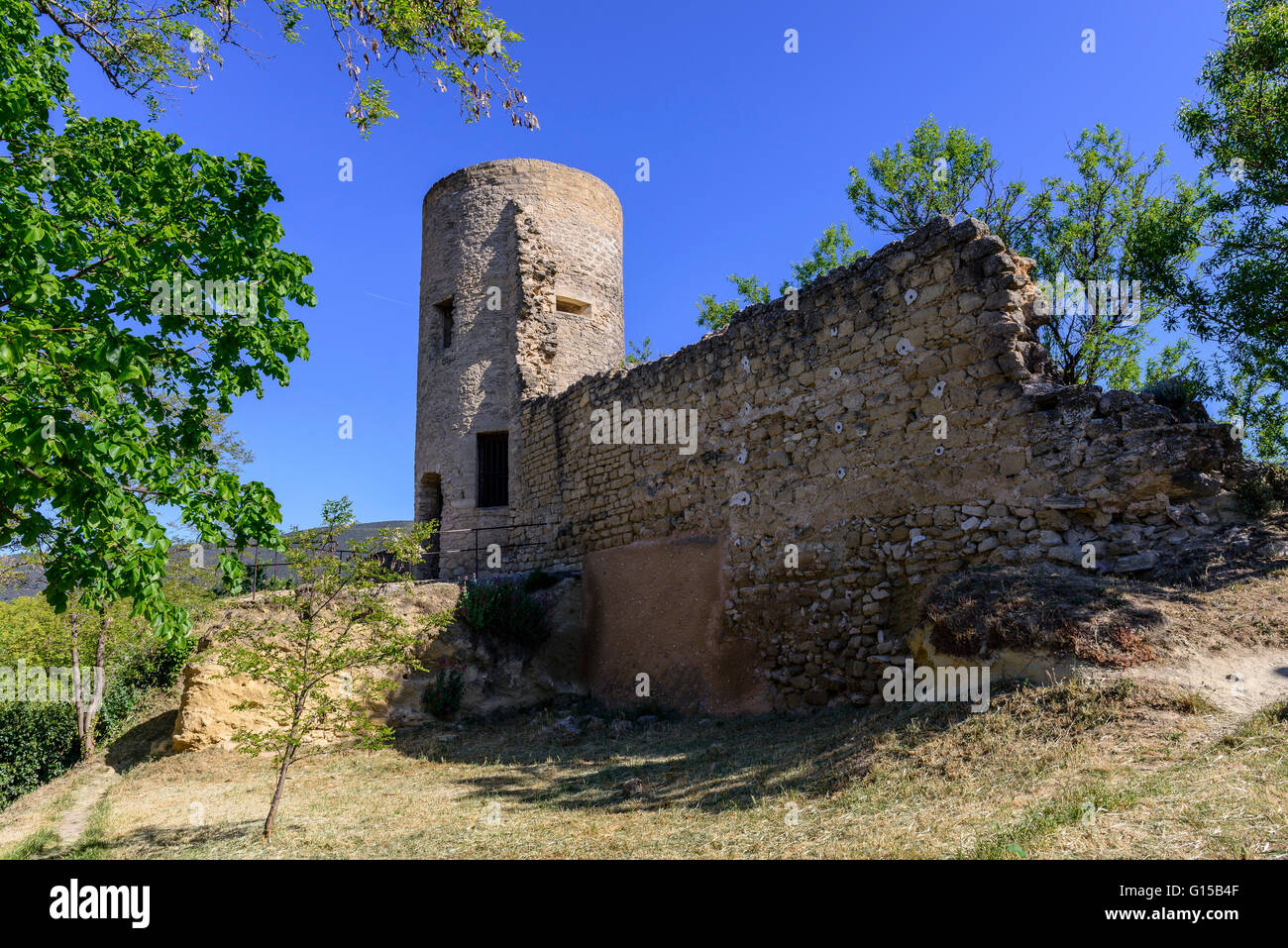 la Tour Sus-Pous Village de Cucuron Vaucluse Provence France 84 Stock ...