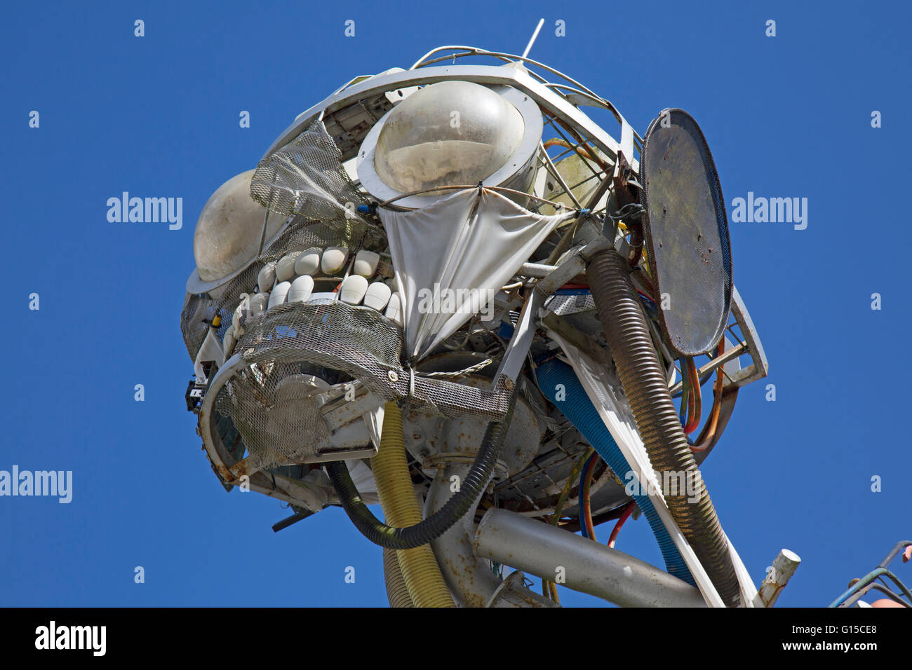 Weee man sculpture eden project hi-res stock photography and images - Alamy