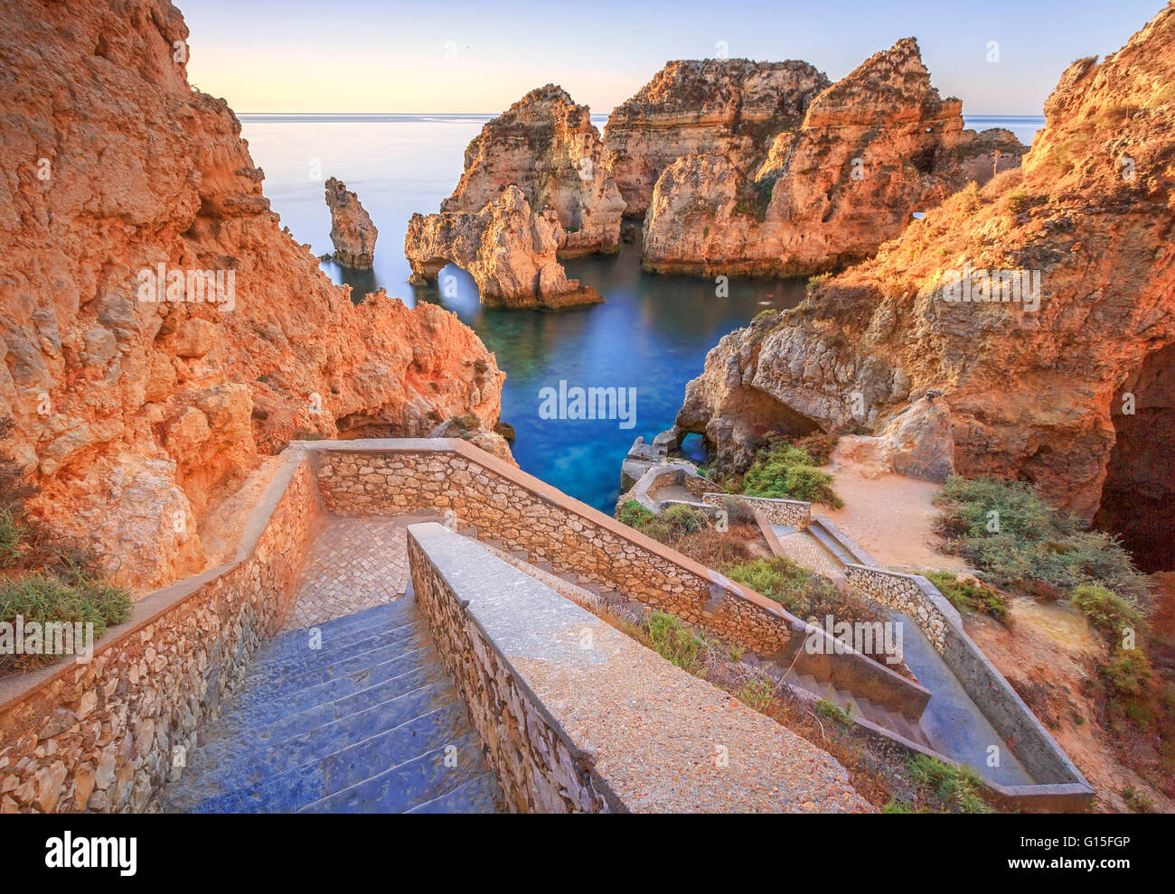 Algarve cliffs steps hi-res stock photography and images - Alamy