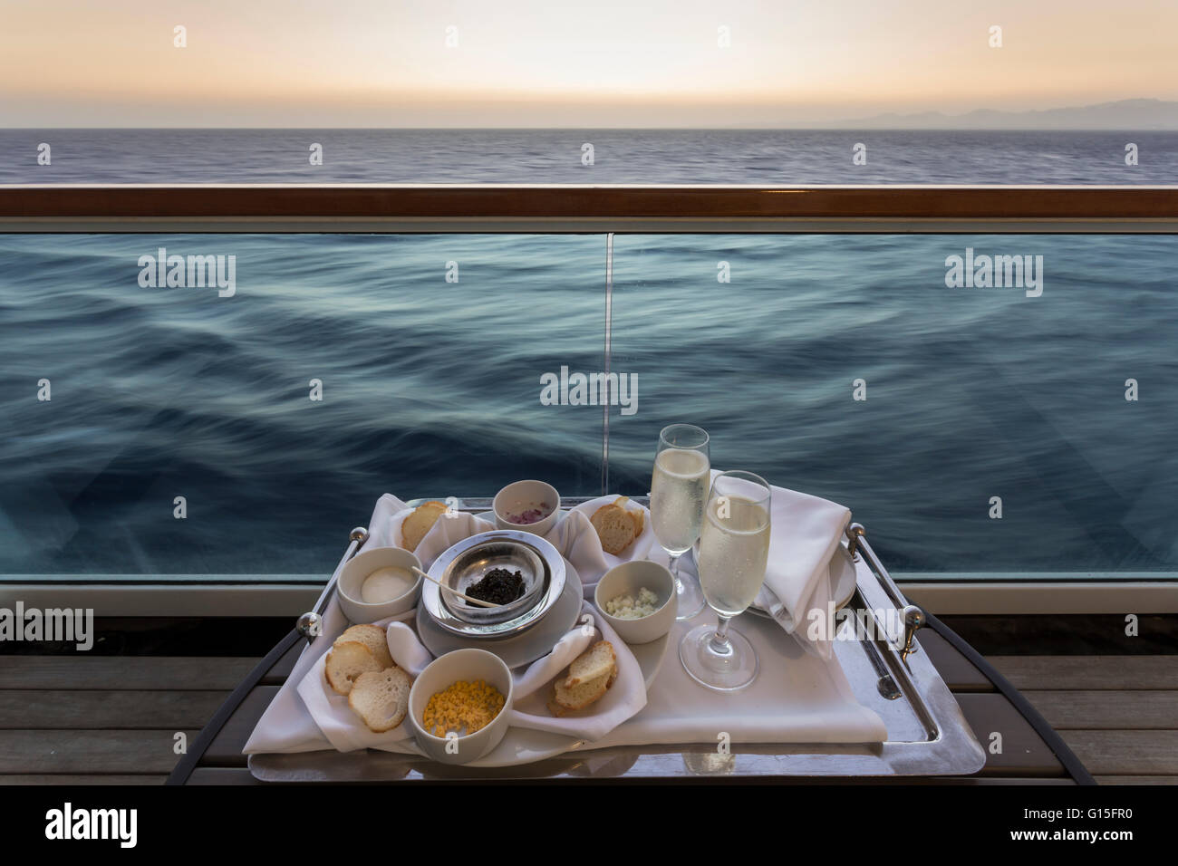 Ship champagne hi-res stock photography and images - Alamy