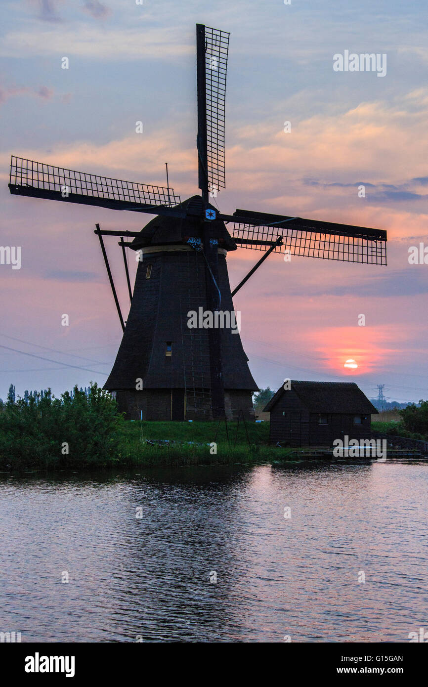 Pink windmill hi-res stock photography and images - Alamy