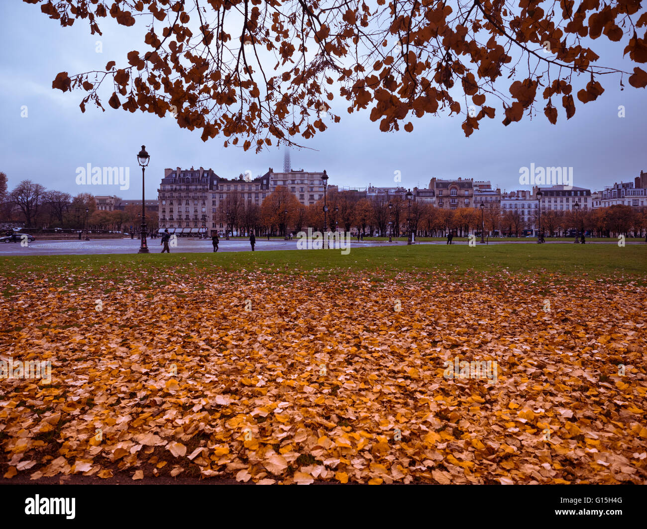 Eiffel tower scene hi-res stock photography and images - Alamy