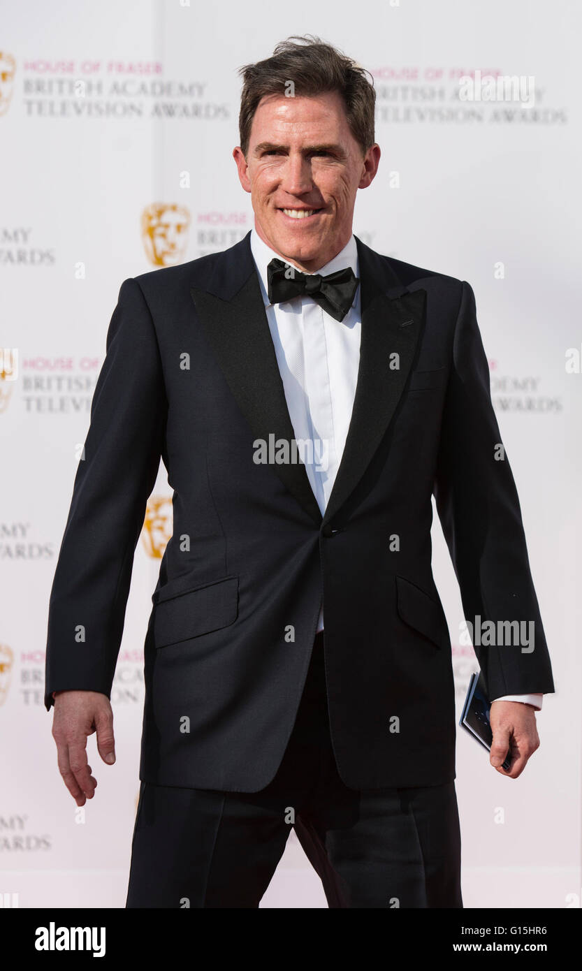 London, UK. 8 May 2016. Comedian Rob Brydon. Red carpet celebrity ...