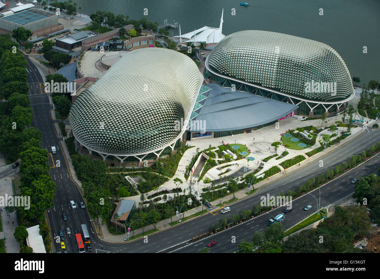 Esplanade theatres on the bay building hi-res stock photography and ...