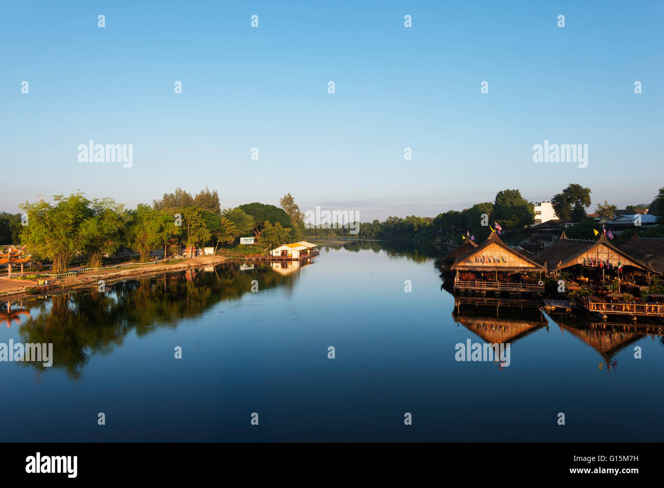 Restaurant floating restaurant hi-res stock photography and images - Alamy