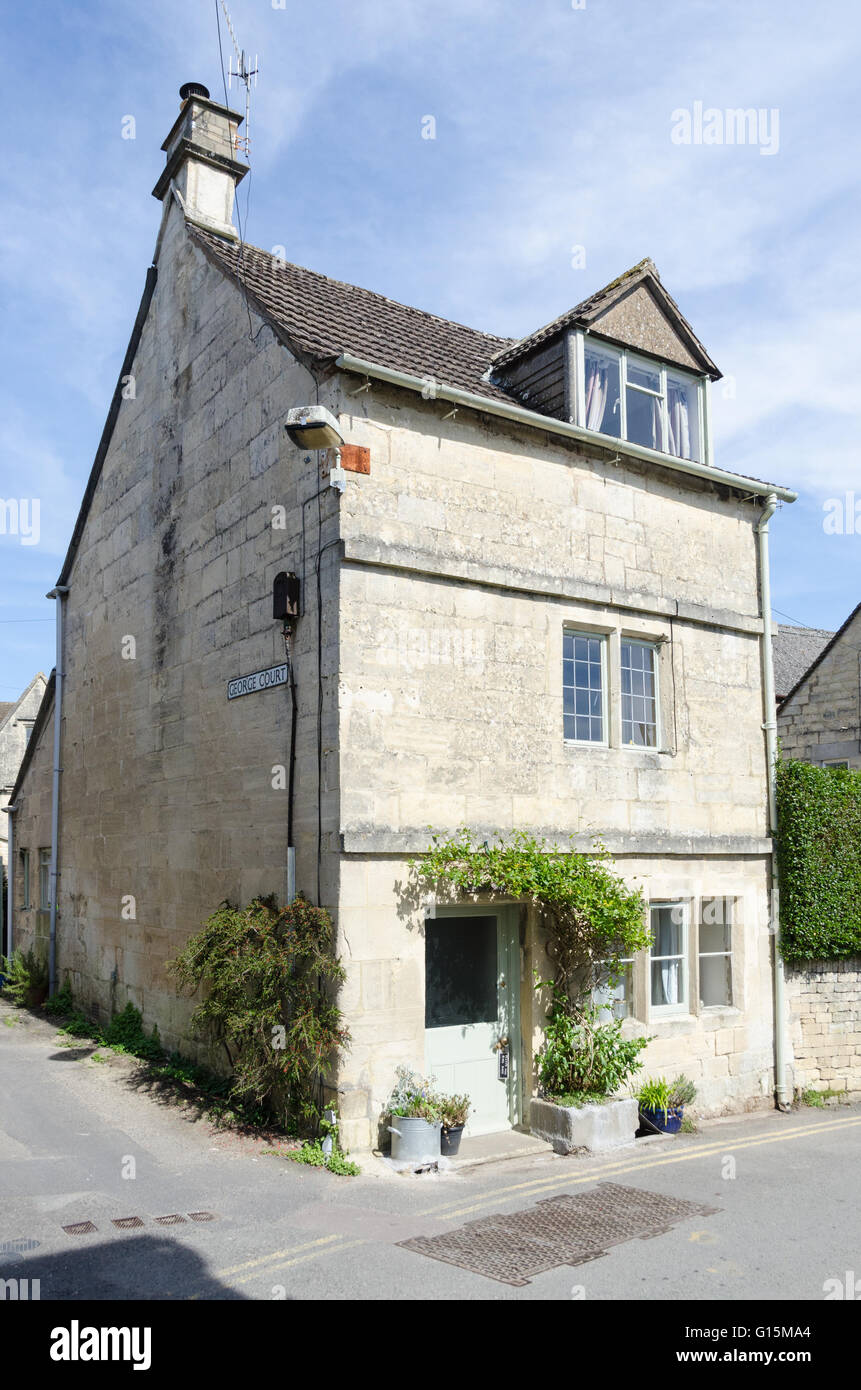 Small Cotswold stone detached house on Victoria Street in Painswick ...