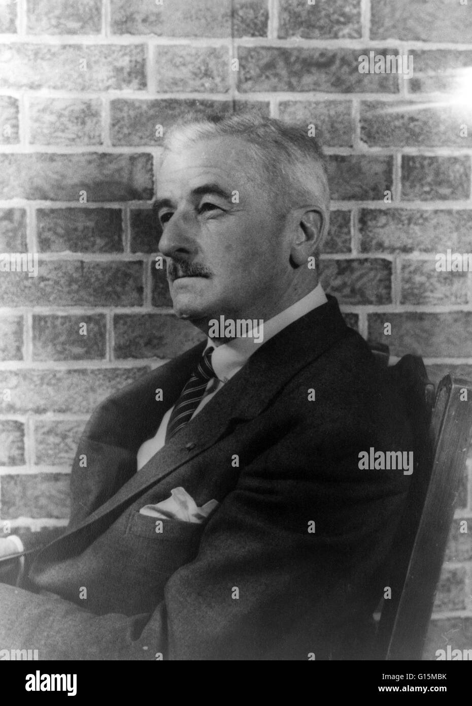 Portrait faulkner in 1954 carl hi-res stock photography and images - Alamy