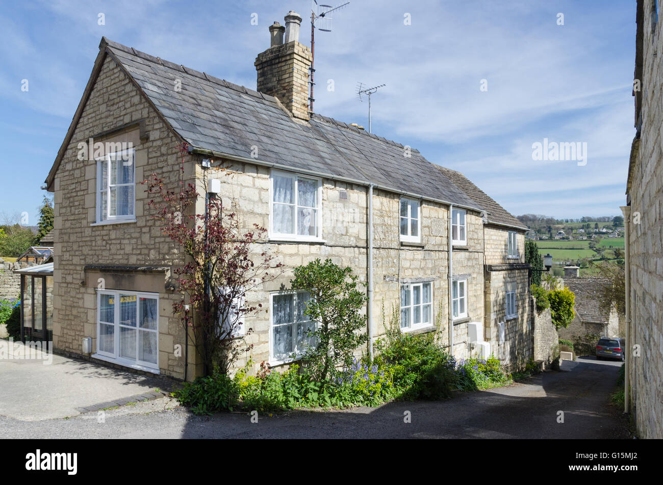 Old stone cottages hi-res stock photography and images - Alamy