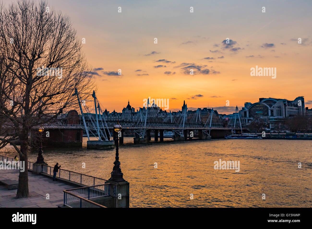 Sunset over hungerford golden jubilee hi-res stock photography and ...
