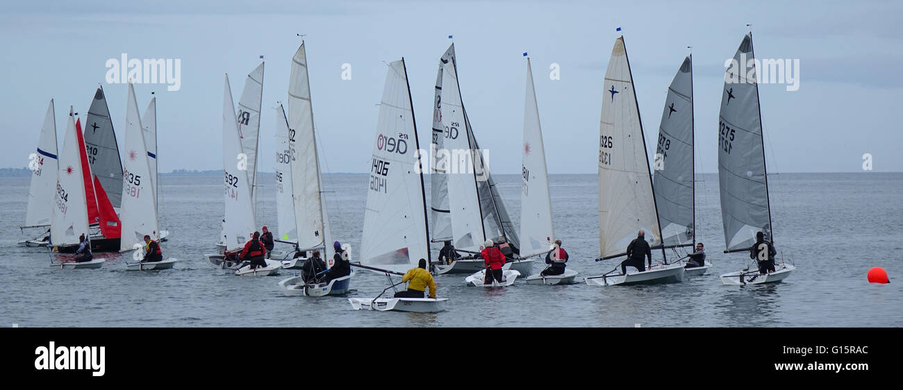Start of sailing dinghy race, North Berwick Stock Photo - Alamy