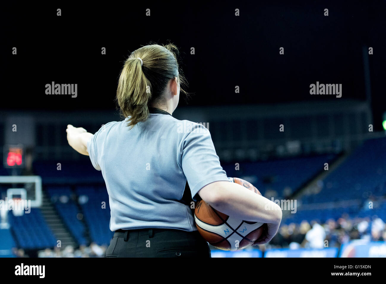Men vs women basketball hi-res stock photography and images - Alamy