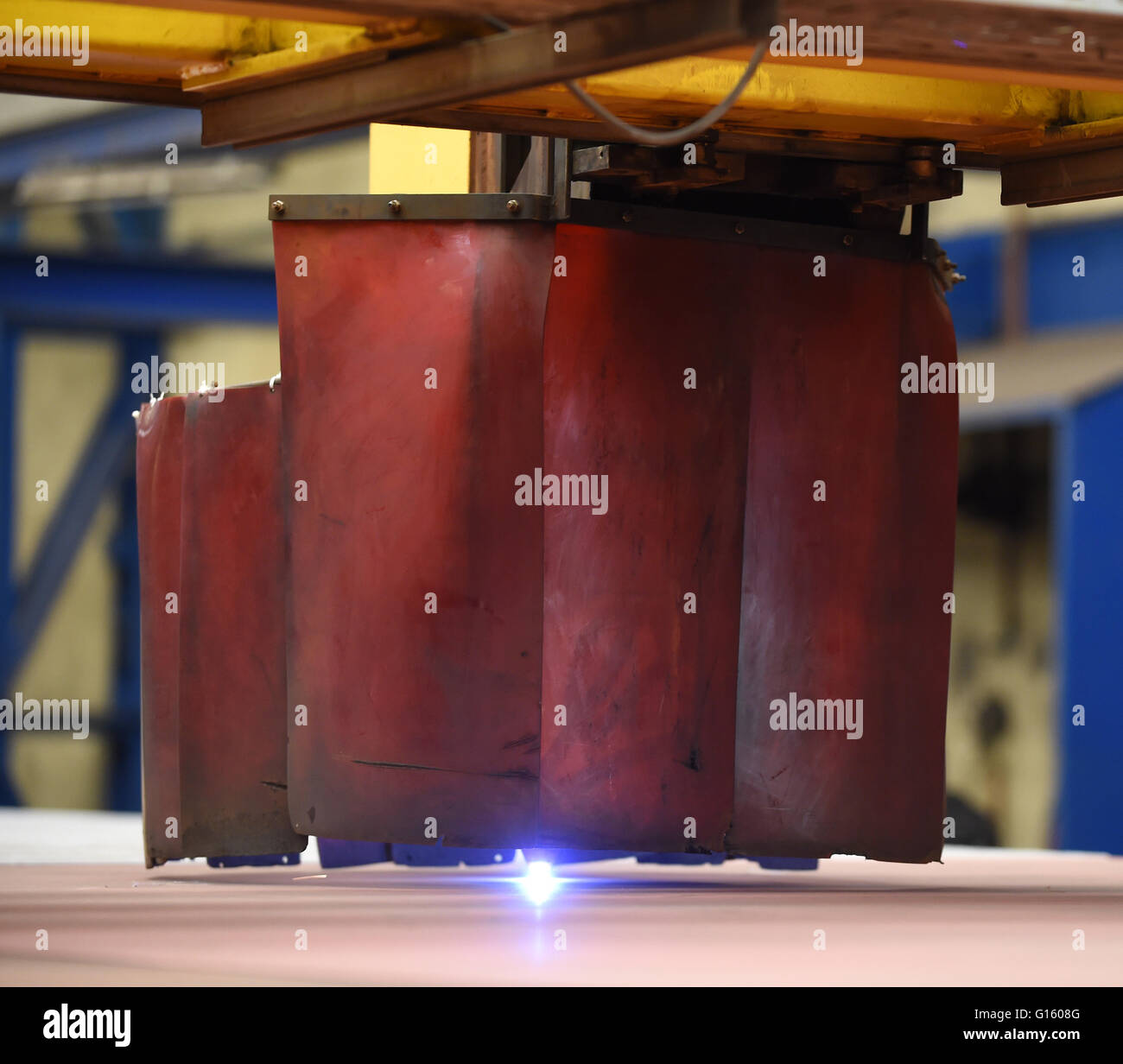 Computer ships hi-res stock photography and images - Alamy