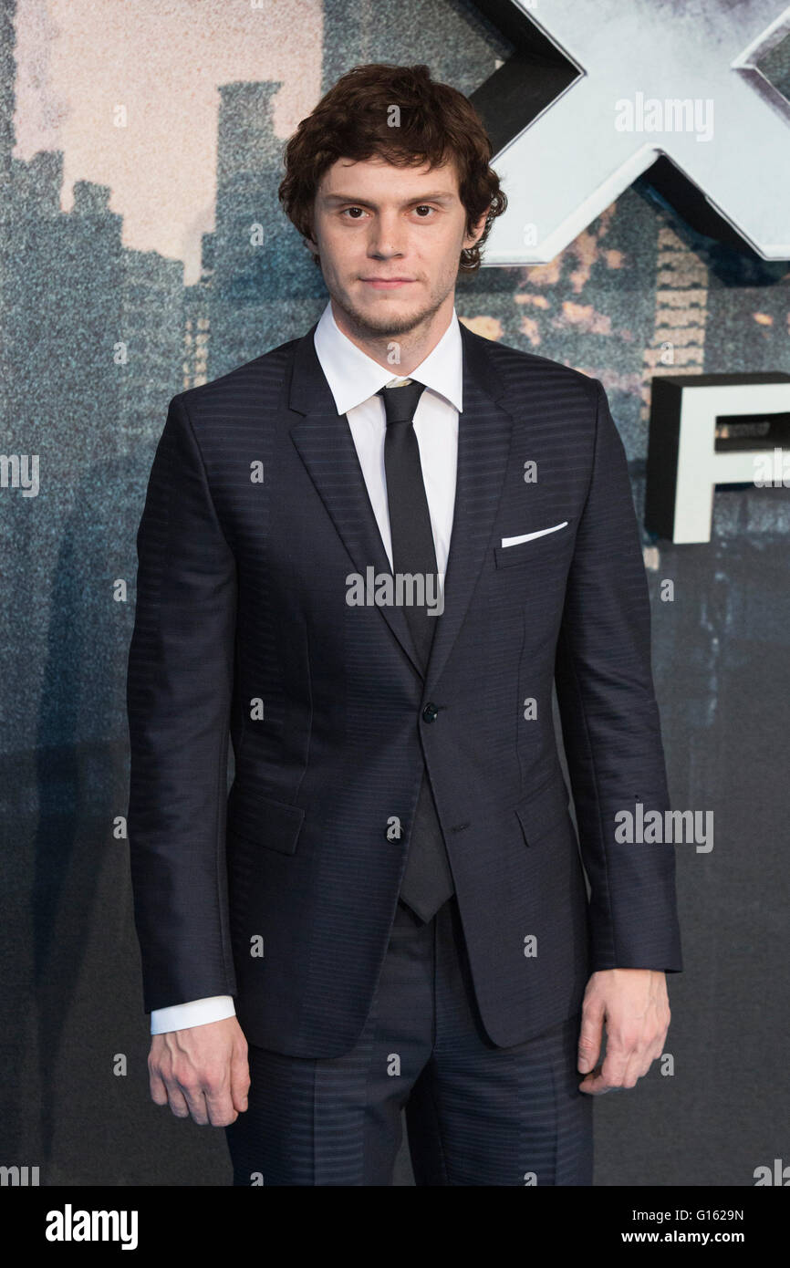 Quicksilver Evan Peters Police