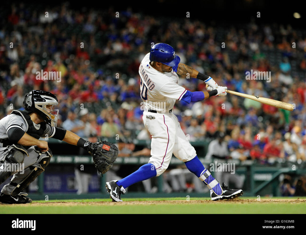 Arlington, Texas, USA. 9th May, 2016. Texas Rangers left fielder Ian ...