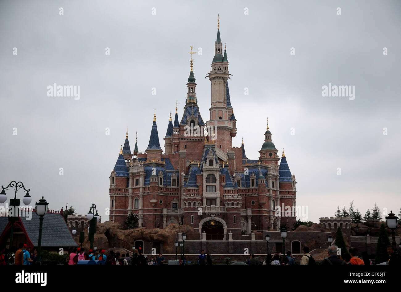 Enchanted storybook castle High Resolution Stock Photography and Images ...