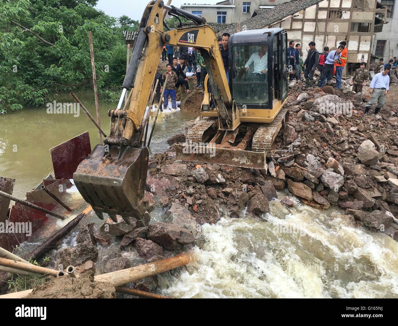 Dam of a village hi-res stock photography and images - Alamy