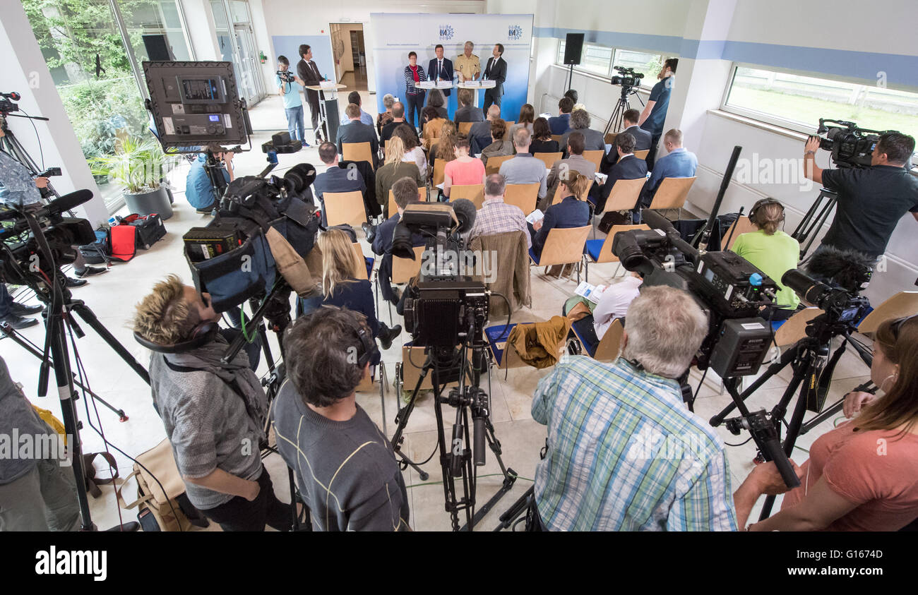Grafing station hi-res stock photography and images - Alamy