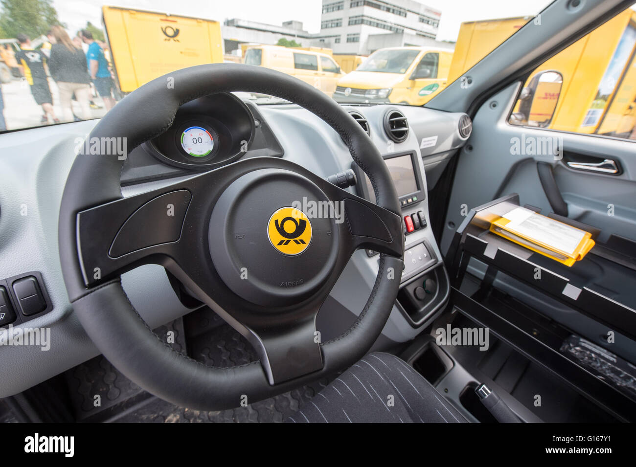 Electric mail car hi-res stock photography and images - Alamy