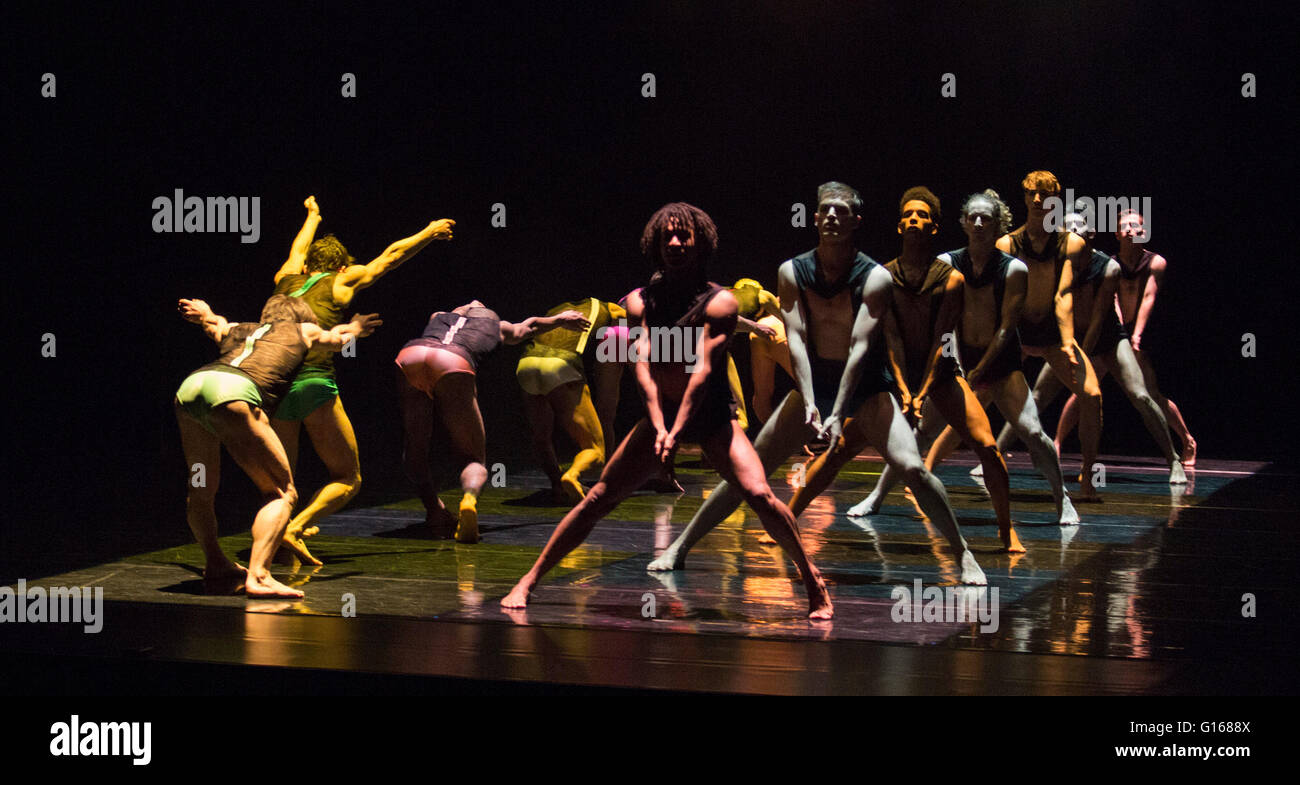 London ballet rambert hi-res stock photography and images - Alamy