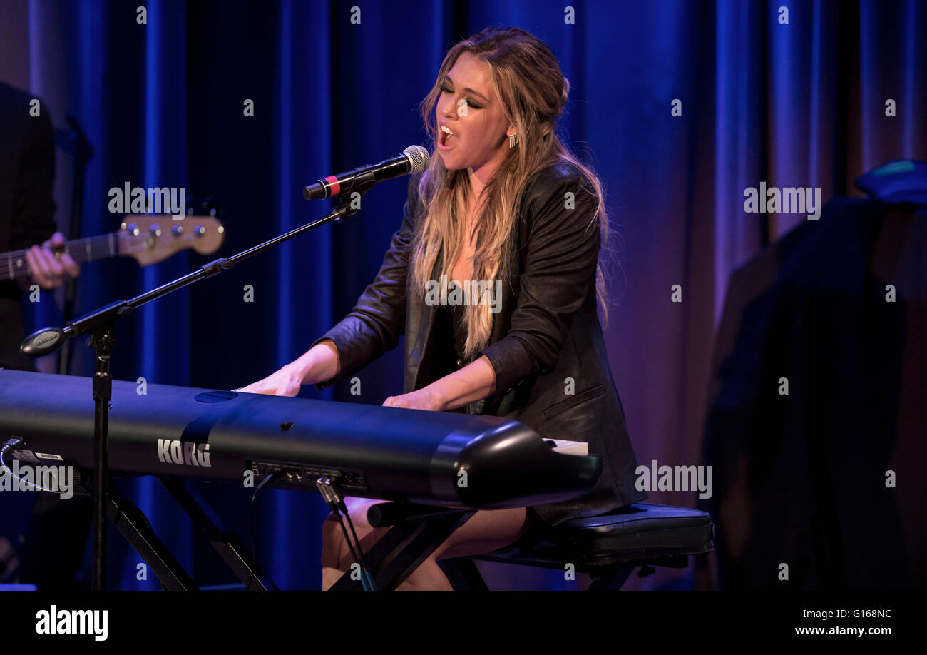 Los Angeles, California, USA. 09th May, 2016. Singer/songwriter RACHEL ...